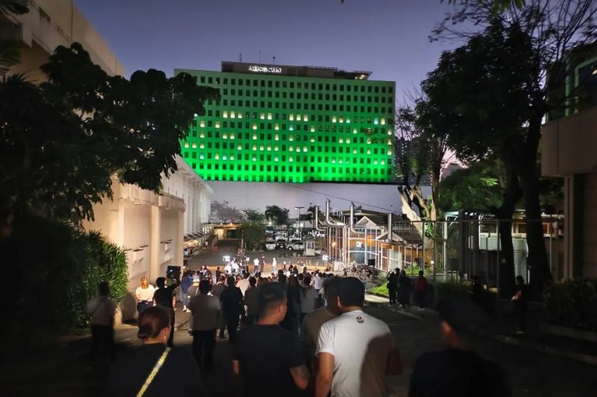 ABS-CBN lights up ELJ building for ASAP's 30th anniversary | ABS-CBN ...