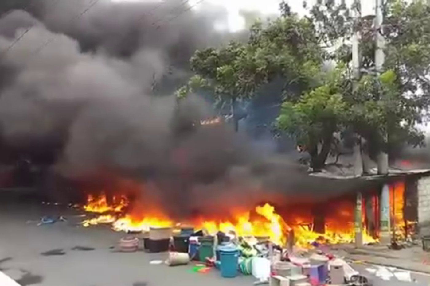 Mga tindahan ng plastik sa Rizal, nasunog | ABS-CBN News