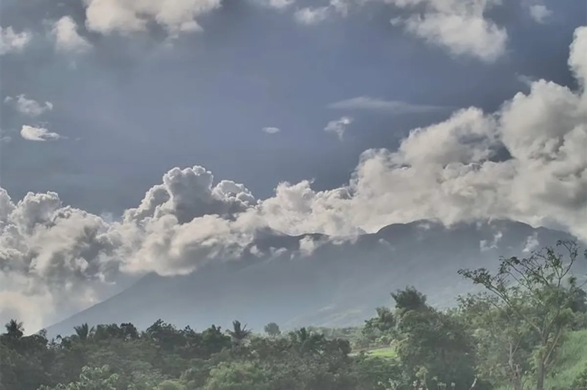 Kanlaon volcano at Alert Level 3 after 2 ash emissions | ABS-CBN News