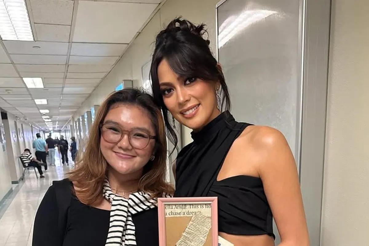 LOOK: MUPH director Ara Arida shares special moment with longtime fan ...