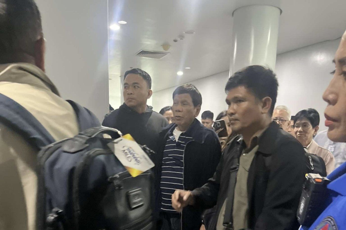 Warrant of Arrest inihain kay dating Pangulong Duterte | ABS-CBN News