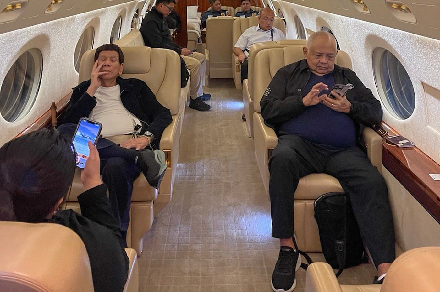 Plane carrying ex-president Rodrigo Duterte arrives in Dubai | ABS-CBN News