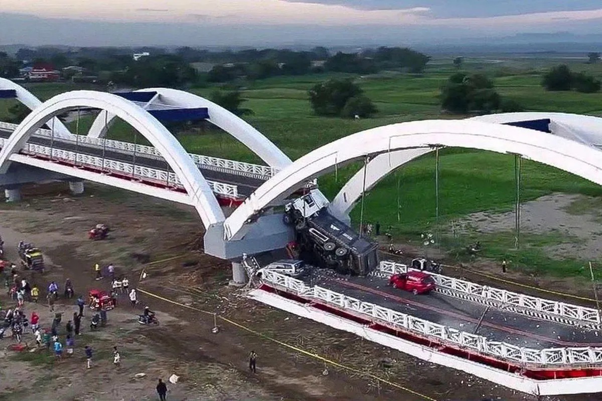 DPWH draws flak over probe on collapsed Isabela bridge | ABS-CBN News