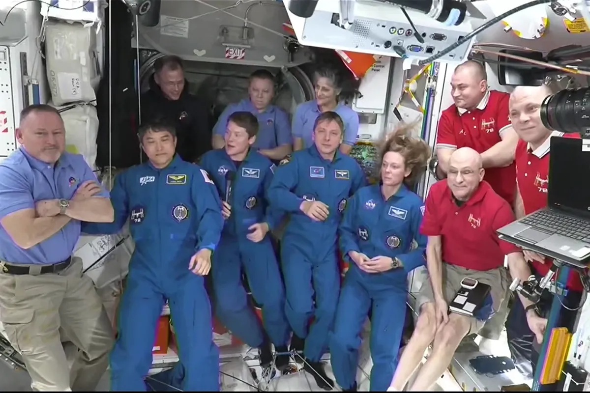 SpaceX Crew Dragon docks with ISS to reach stranded astronauts | ABS-CBN News