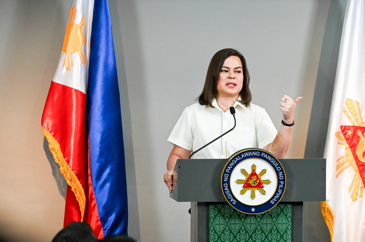 ‘Jay Kamote’, ‘Miggy Mango’ found on OVP confidential fund receipts, says lawmaker | ABS-CBN News