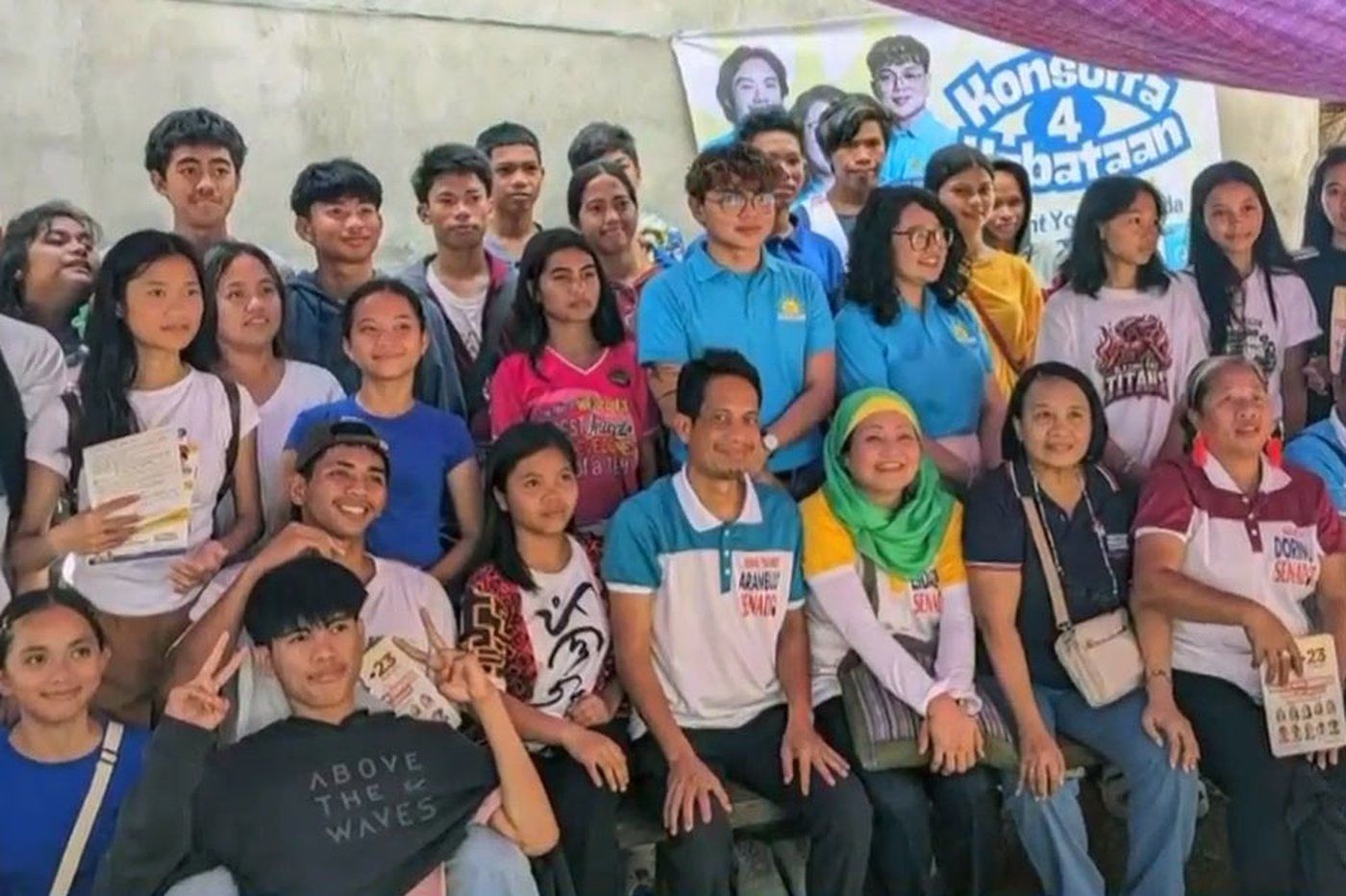Panunuyo ng mga senatorial candidate sa mga botante patuloy | ABS-CBN News
