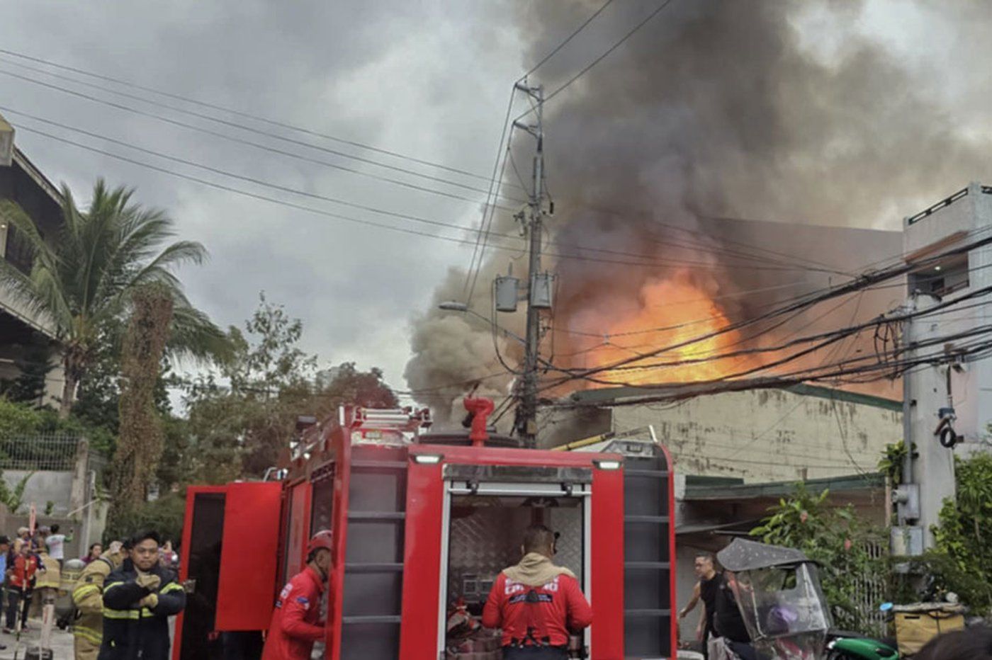 Isang lalaki nagtamo ng paso, 17 pamilya apektado sa sunog sa San Juan City | ABS-CBN News