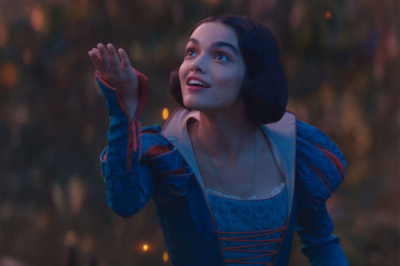 'Snow White' review: This progressive princess doesn't need a prince ...