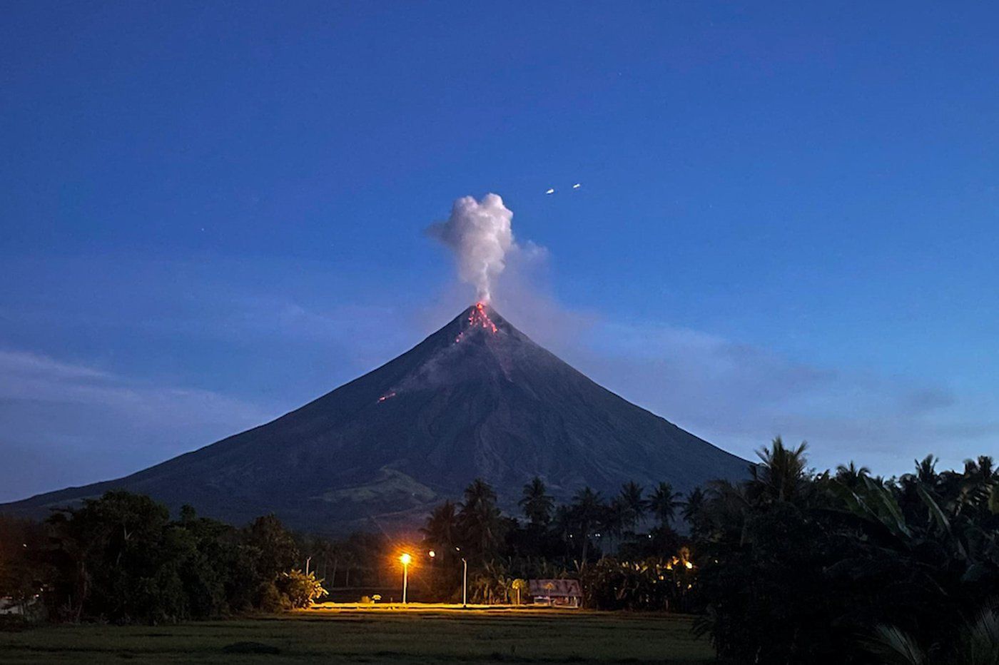 Mayon lighting project cancelled amid public backlash | ABS-CBN News