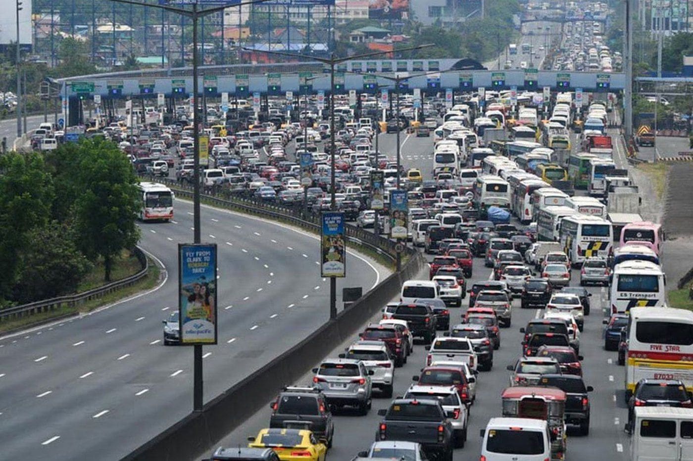Up to 385,000 vehicles a day expected on NLEX during Holy Week | ABS ...