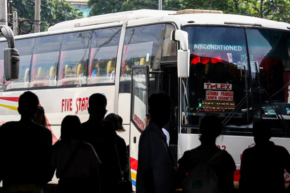 Passengers flock to Cubao bus terminals as payday coincides with Holy ...