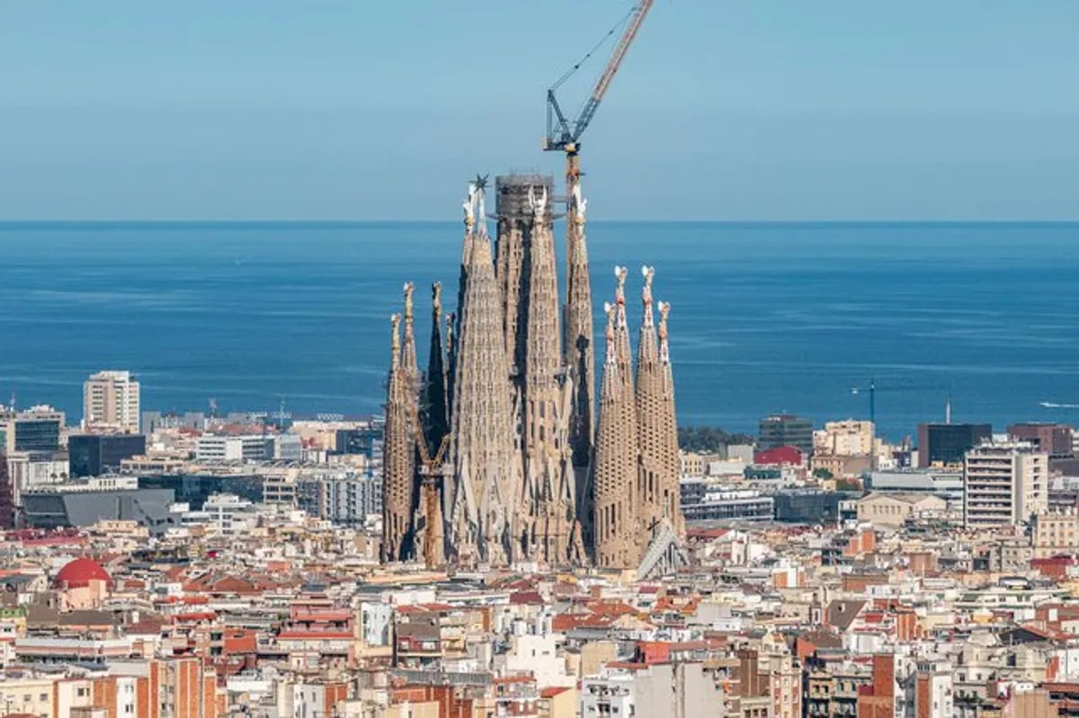 Pope paves way for 'God's architect' Gaudi's sainthood | ABS-CBN News