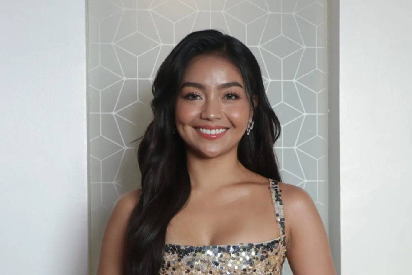 EXCLUSIVE: Joli Alferez shares how she balances her pursuit of showbiz ...