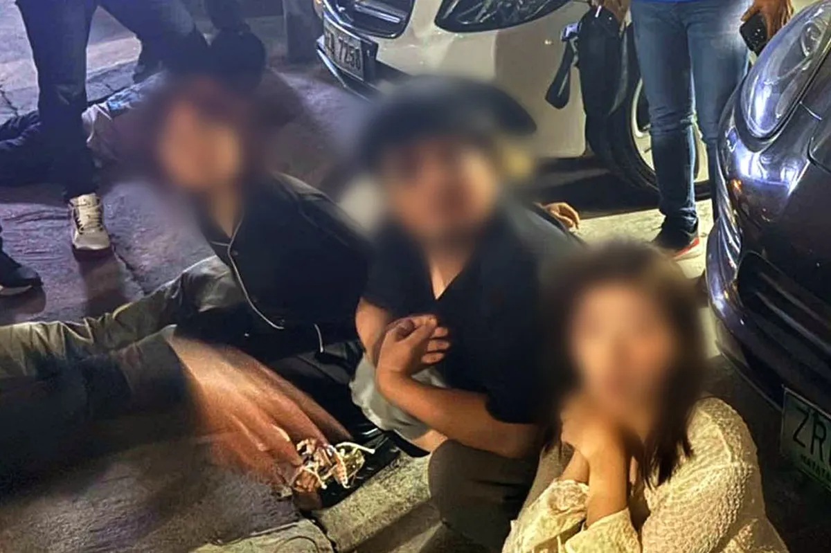 Chinese na nagpapanggap na tauhan ng PAOCC, arestado sa pangingikil | ABS-CBN News