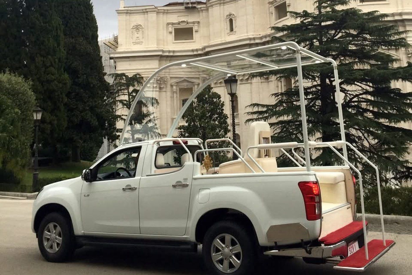 'Beautiful Popemobile, thank you': The story behind a locally made ...