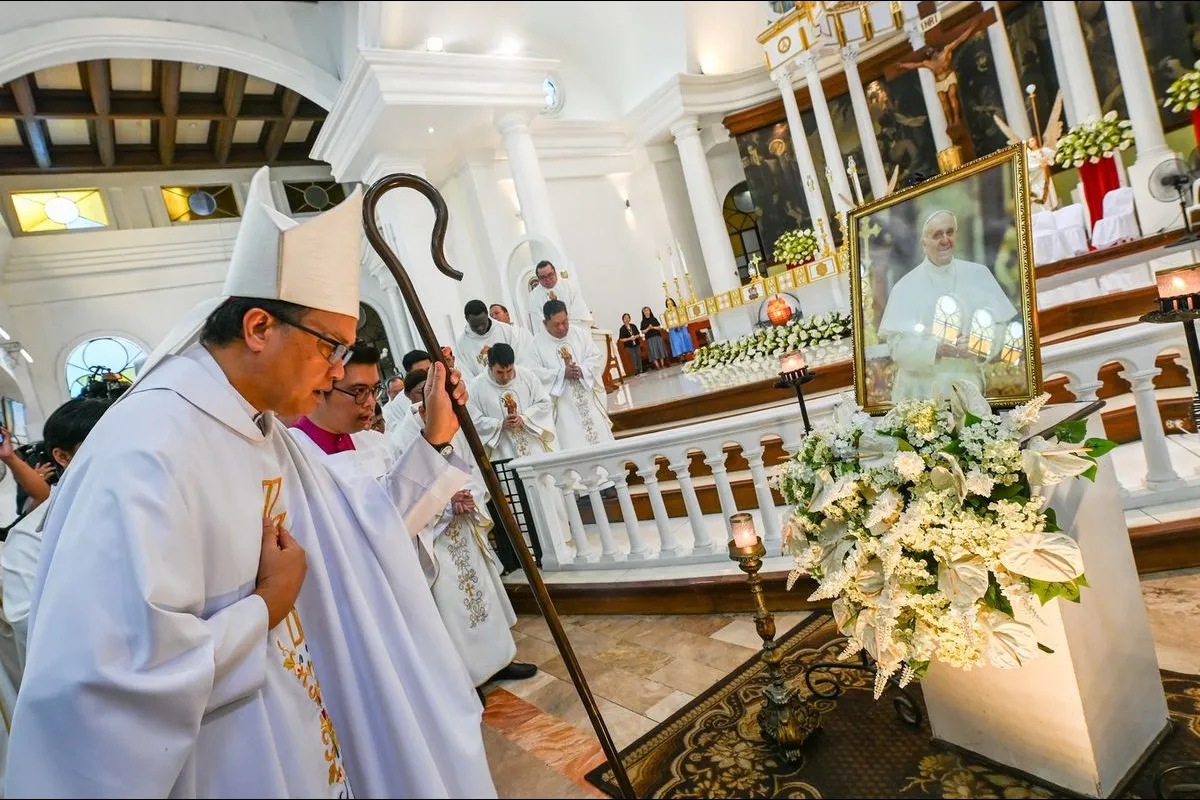 Next Pope should be 'man of peace' like Francis, says Cardinal David ...