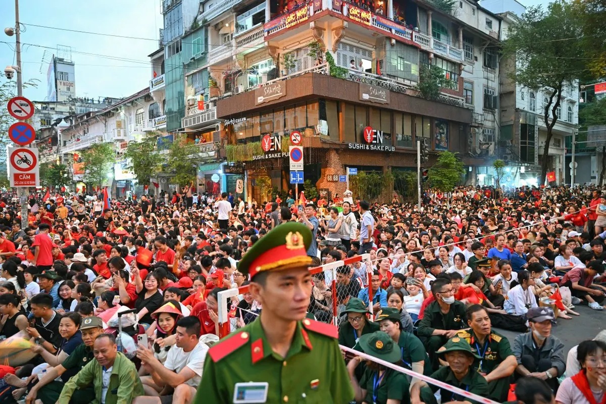 Grand Vietnam parade 50 years after the fall of Saigon | ABS-CBN News