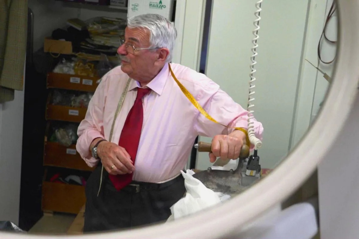 WATCH: Papal tailor readies clerical robes as conclave looms | ABS-CBN News