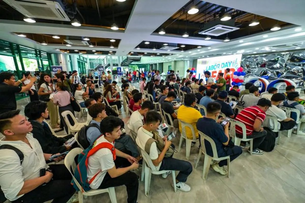 Over 200,000 jobs available at DOLE jobs fair | ABS-CBN News