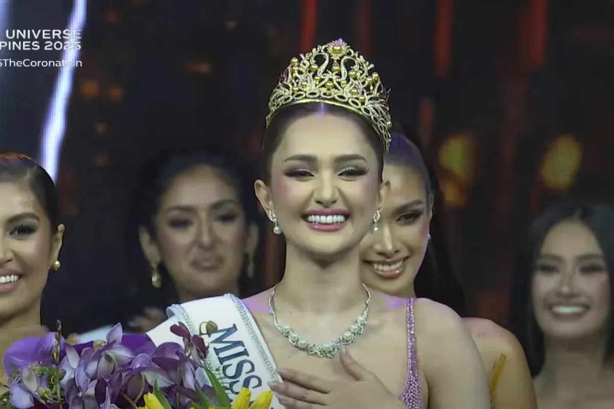 Manalo gets back up after fall, takes new MUPH title | ABS-CBN Lifestyle
