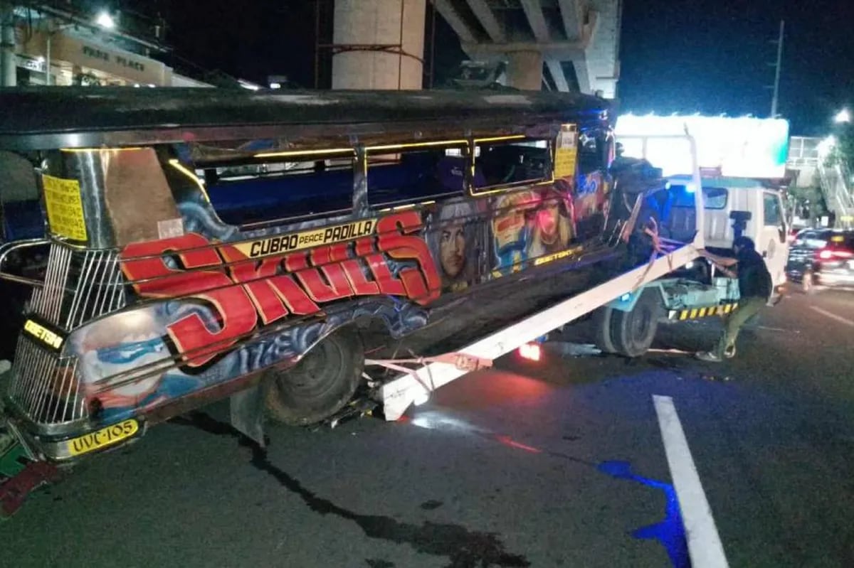 5 sugatan sa pagsalpok ng jeep sa concrete barriers sa Antipolo, Rizal ... 5 sugatan sa pagsalpok ng jeep sa concrete barriers sa Antipolo, Rizal ...