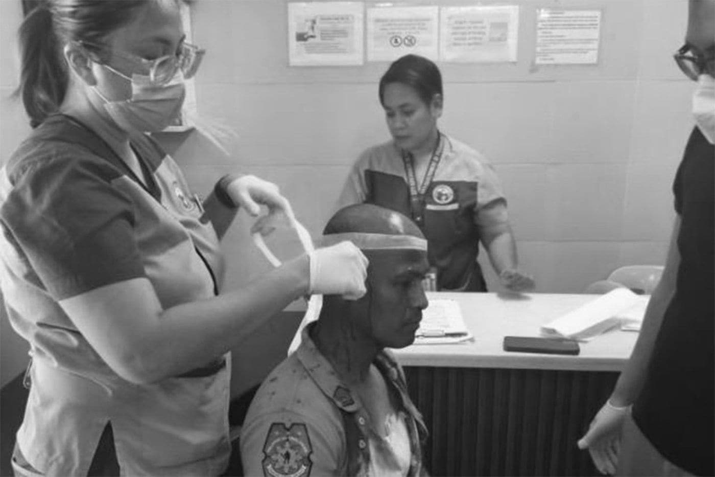 Pulis sugatan nang saksakin ng nag-amok sa Parañaque | ABS-CBN News