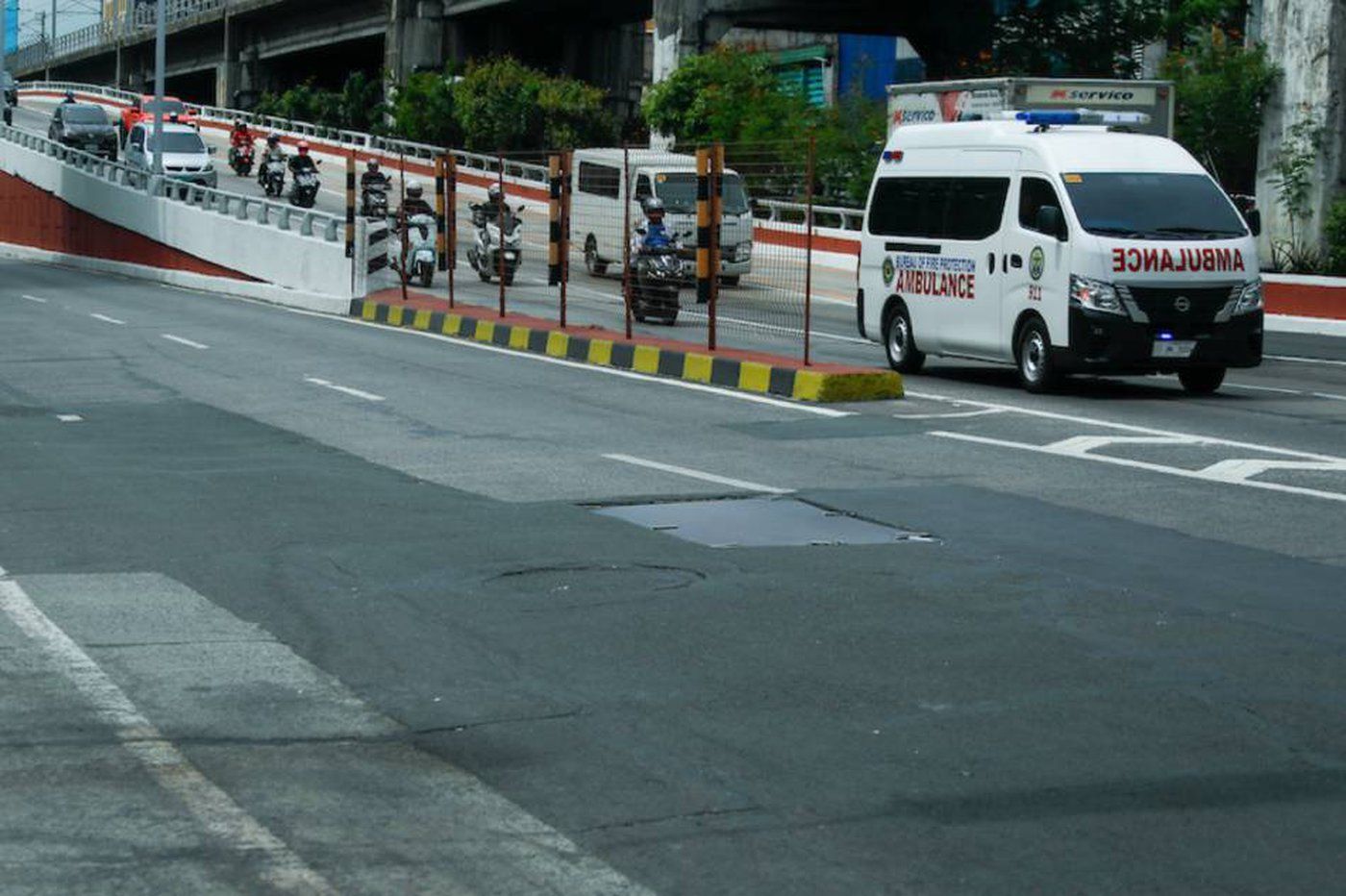 Umabante sa red light para paraanin ang ambulansya? Walang NCAP ...