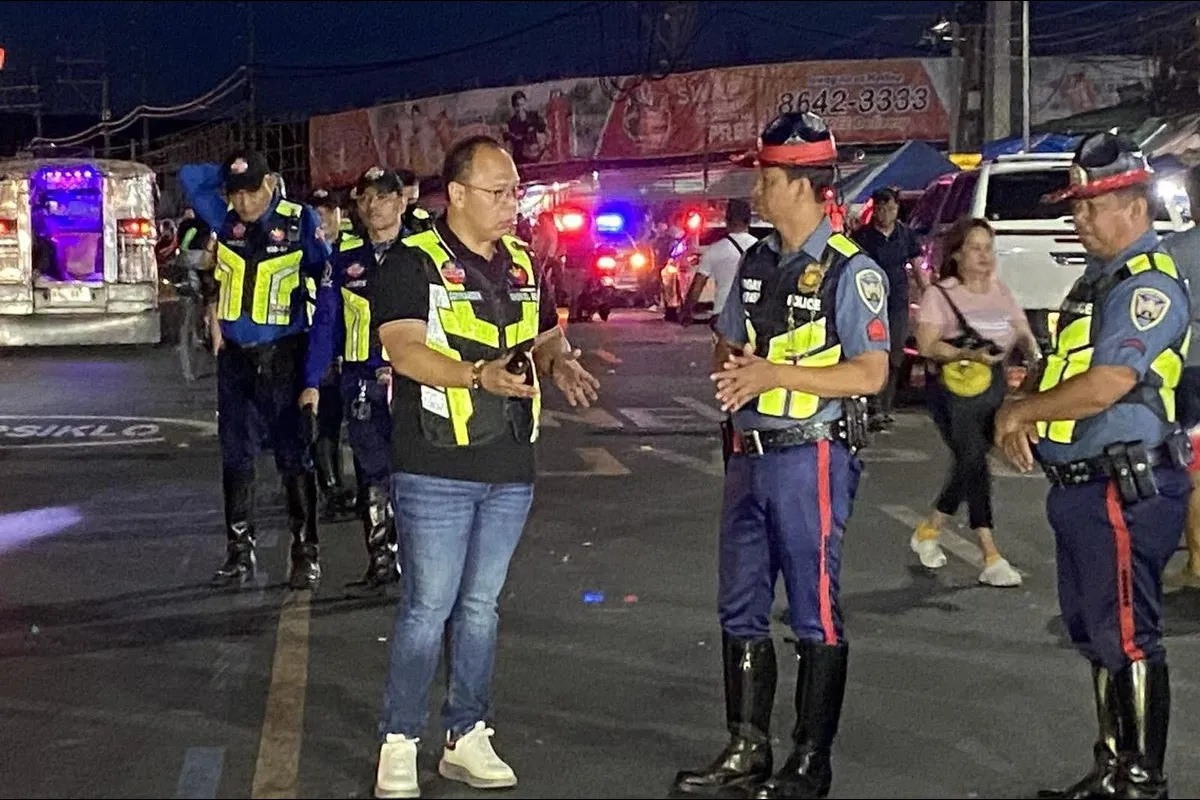 MMDA conducts clearing operations and traffic management in ...