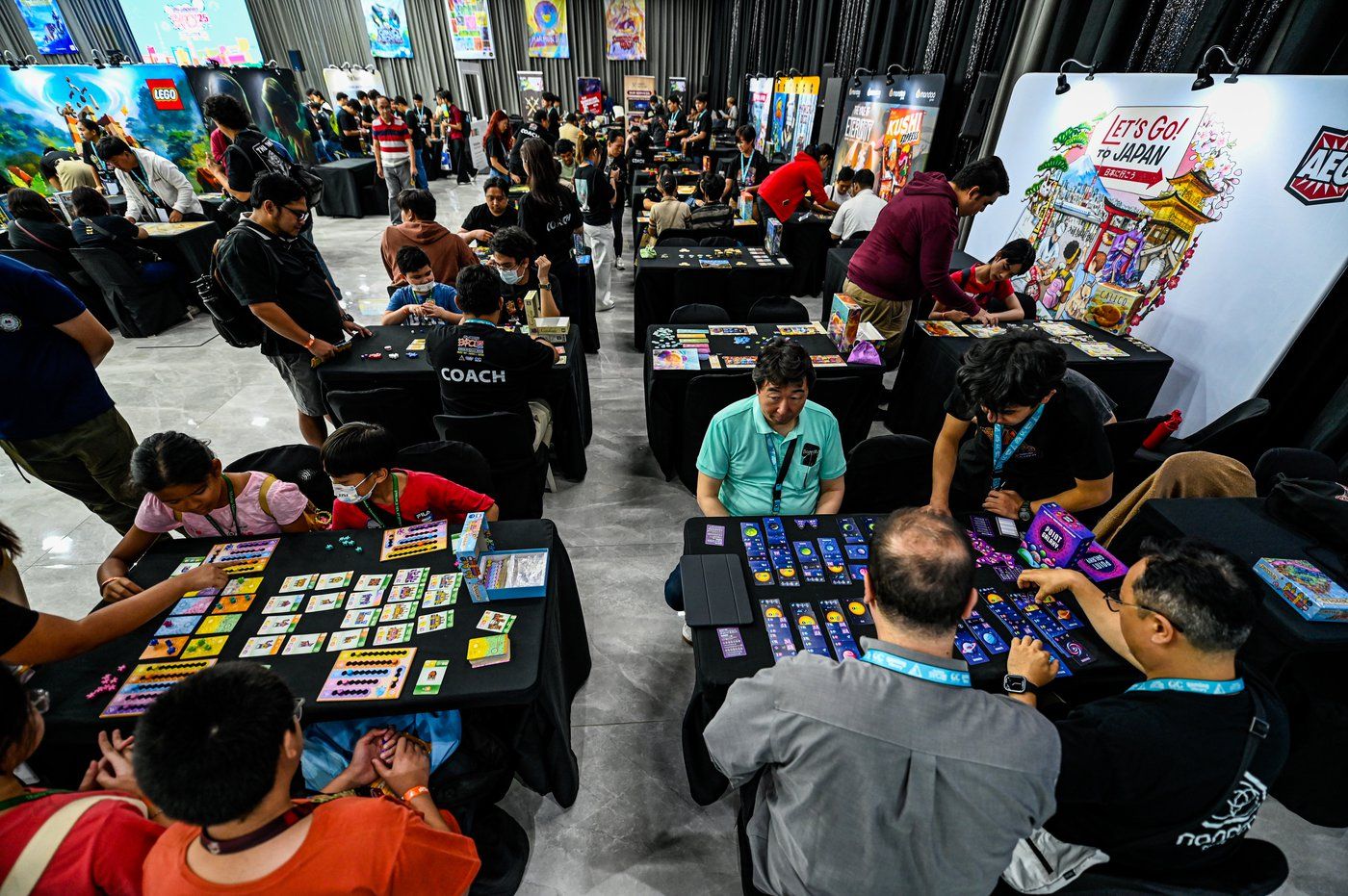 IN PHOTOS: All 'aBOARD' for large 4-day board game convention in QC ...