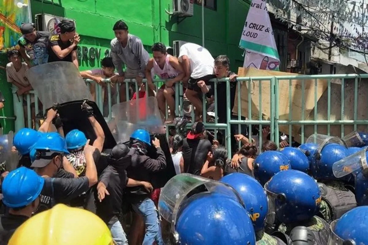 Lawmaker seeks probe into demolition attempt in Mayhaligue, Tondo | ABS ...