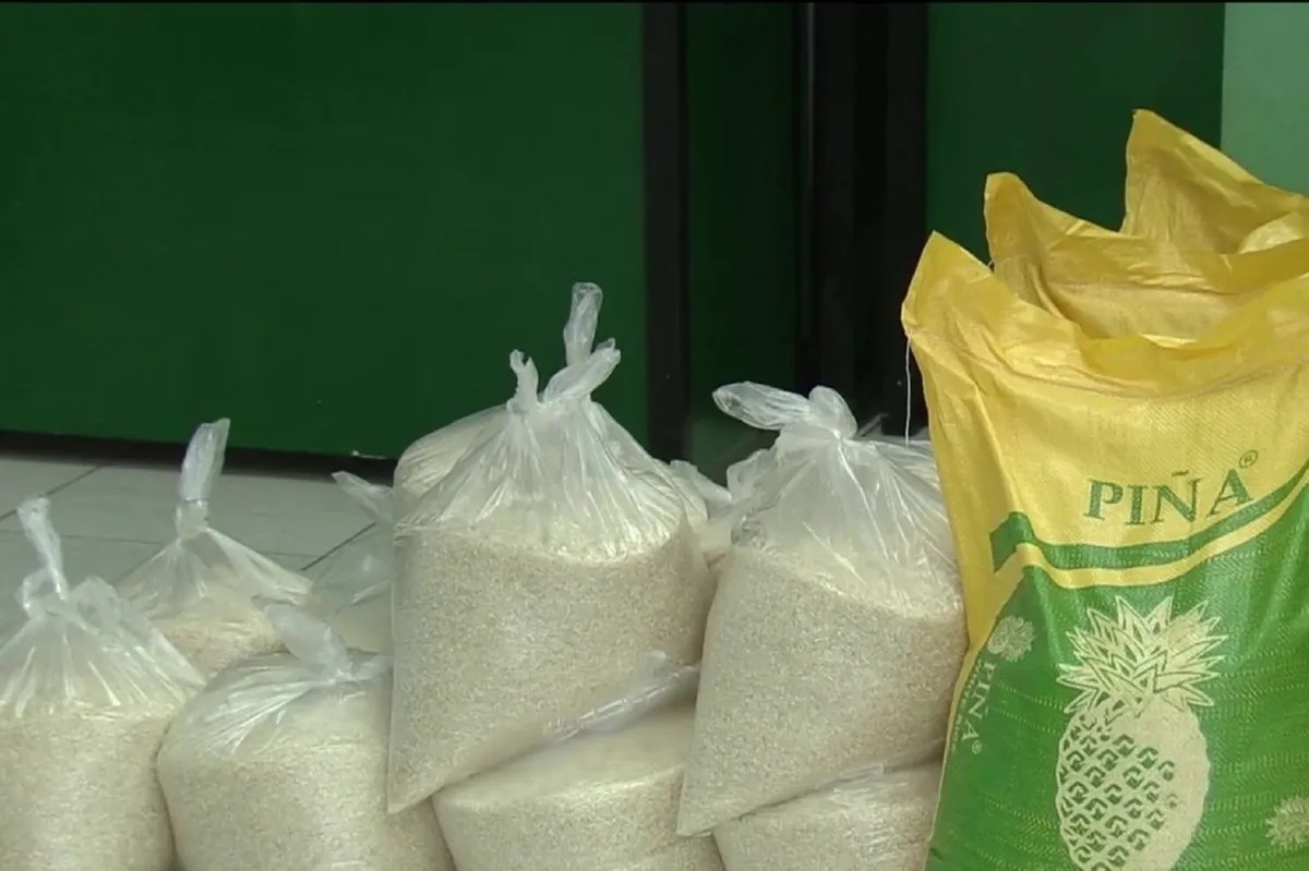 TV PATROL: Bentahan ng P20/kilo na bigas sa minimum wage earners aarangkada na | ABS-CBN News