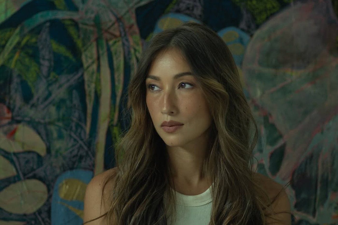 Solenn Heussaff showcases her painting 'Echoes of a Dream' at a Makati ...