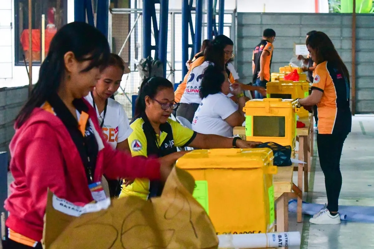 Lower House OKs bill seeking 6-year term for barangay, SK officials | ABS-CBN News