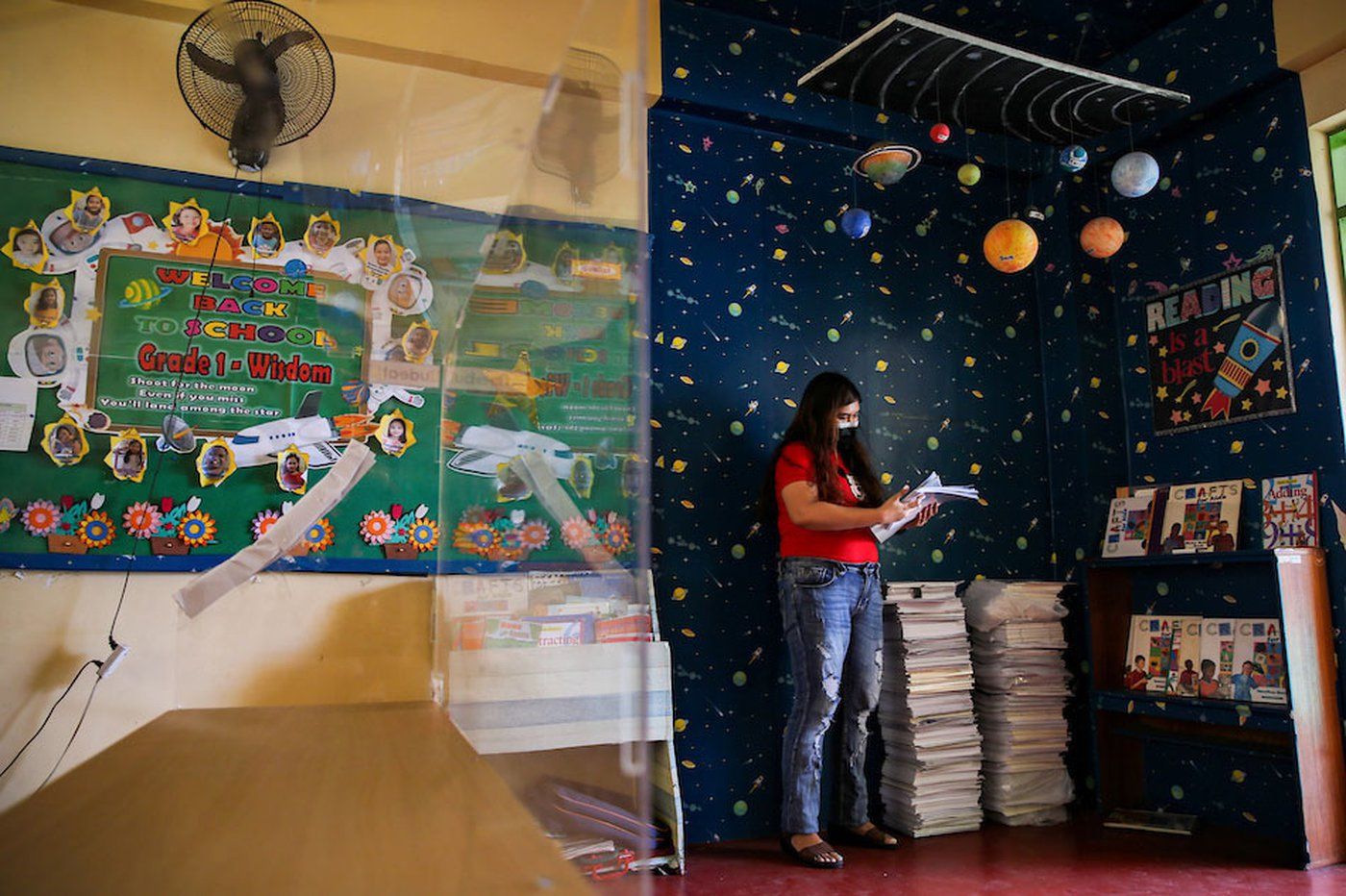 DepEd allows return of photos, visual aids on classroom walls | ABS-CBN ...