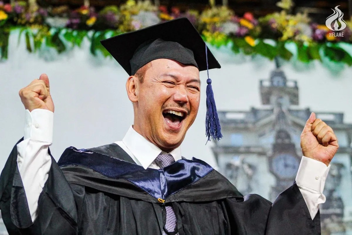 Roberto Solis, 64, finishes college after 4 decades | ABS-CBN Lifestyle