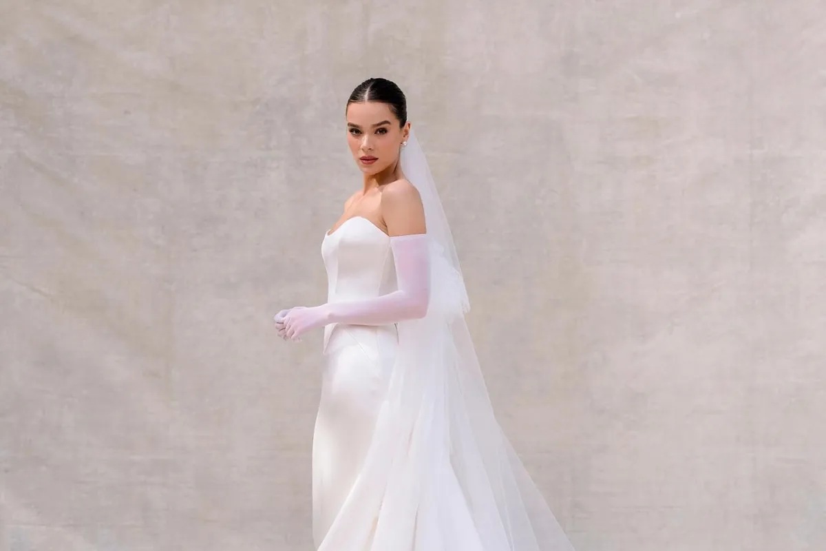 Newlywed Hailee Steinfeld and Her Modern, Immaculate, and Romantic ...