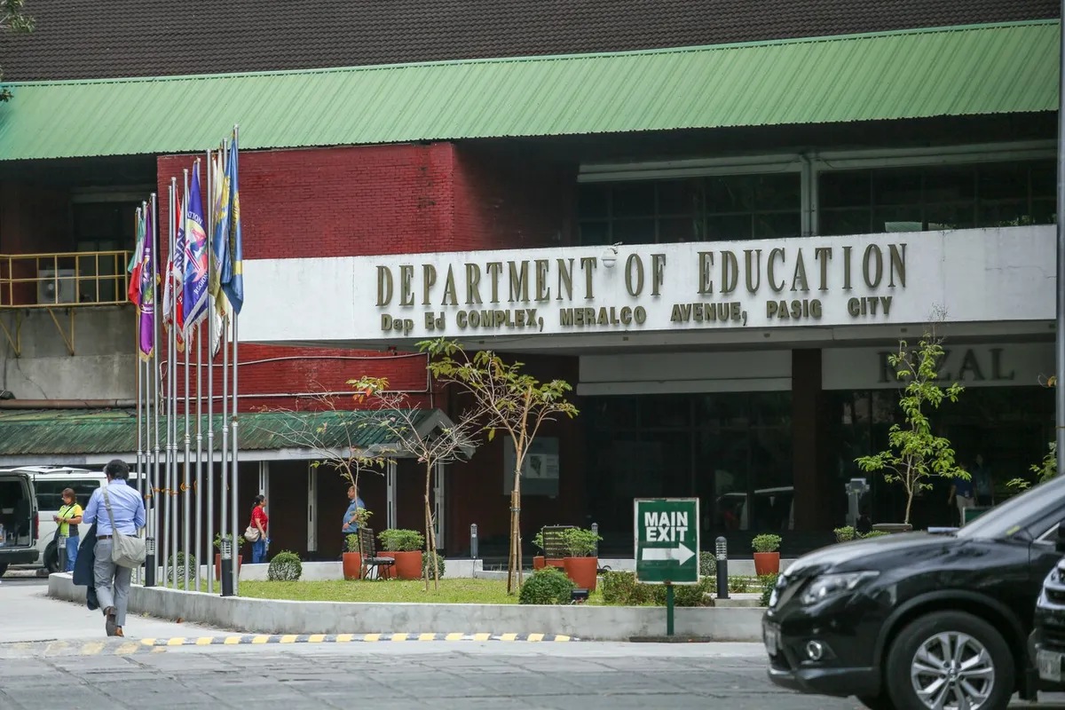DepEd: Student learning in fire-affected high school will be as normal ...