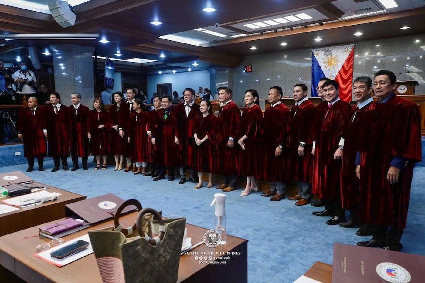 House prosecutor urges senator-judges: Hear all the evidence before you ...