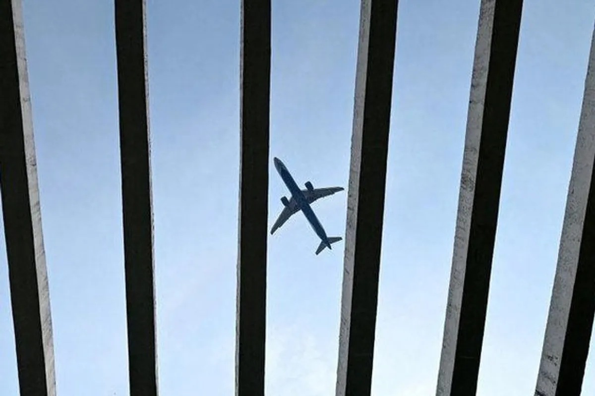 Filipino airplane passenger robbed midflight by co-passenger | ABS-CBN News