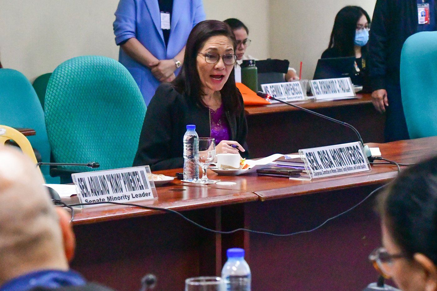 TV PATROL: Sen. Hontiveros magsasampa ng reklamo vs 'Alyas Rene' | ABS-CBN News