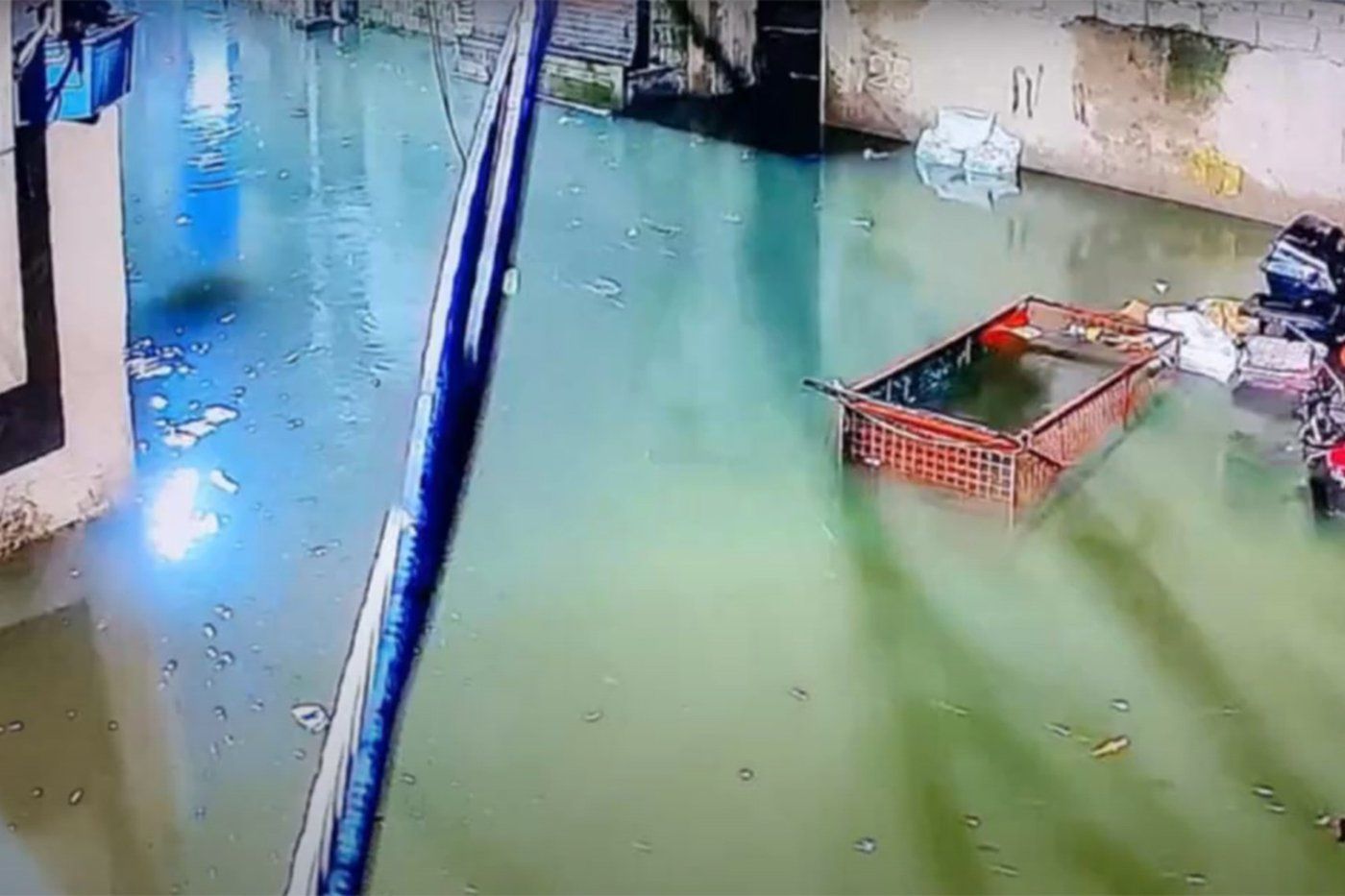 Floods rise in parts of QC as monsoon rains hit Metro Manila | ABS-CBN News