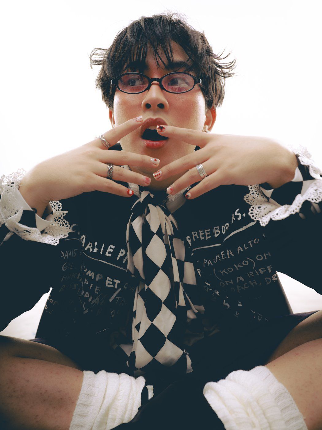 Maki, Ipinakilala ang Kulay na "Kahel Na Langit" sa Bagong Awitin | One ...