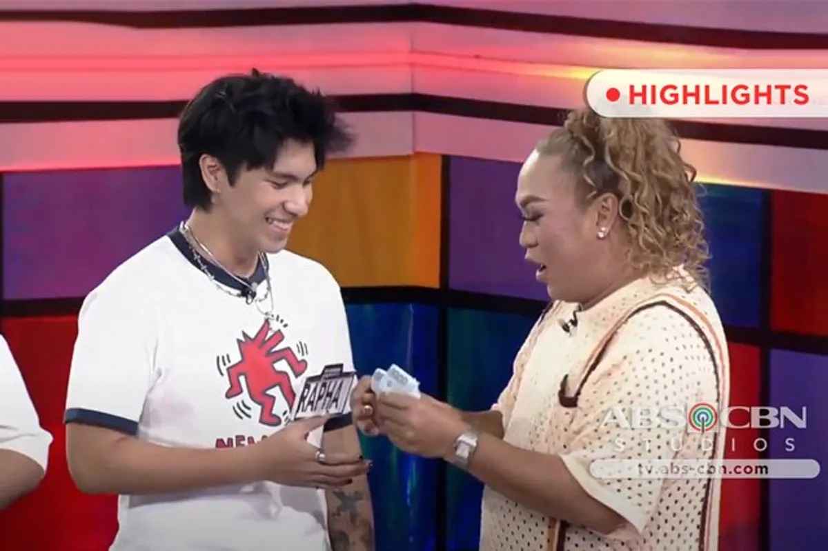 Rainbow Rumble 2025: Negi, personal na binigyan ng prize si Rapha | ABS ...