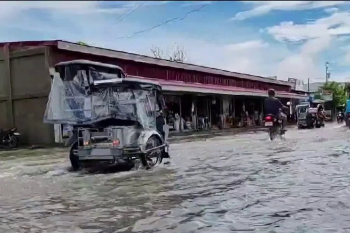 TV PATROL: Ilang bahagi ng Mandaue City, Cebu binaha dahil sa malakas na ulan | ABS-CBN News