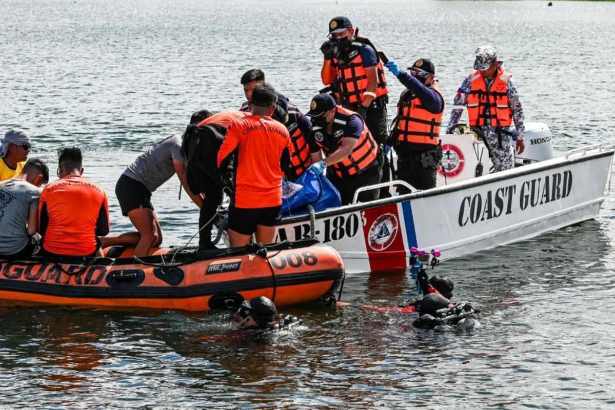 Search for sabungeros Day 4: 5 sacks found, PCG to use underwater ...