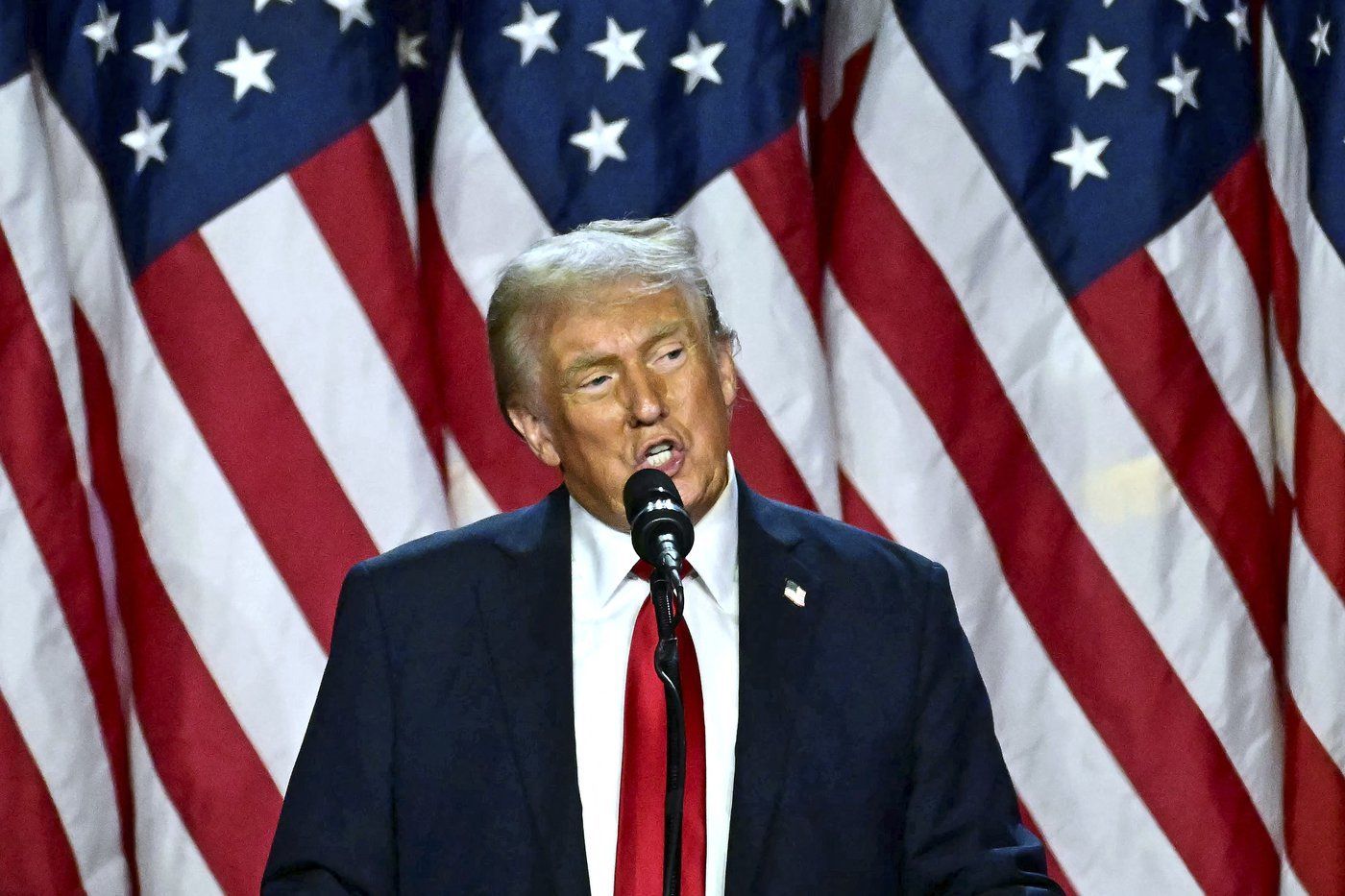 Trump diagnosed with vein issue after leg swelling, hand bruising | ABS ...