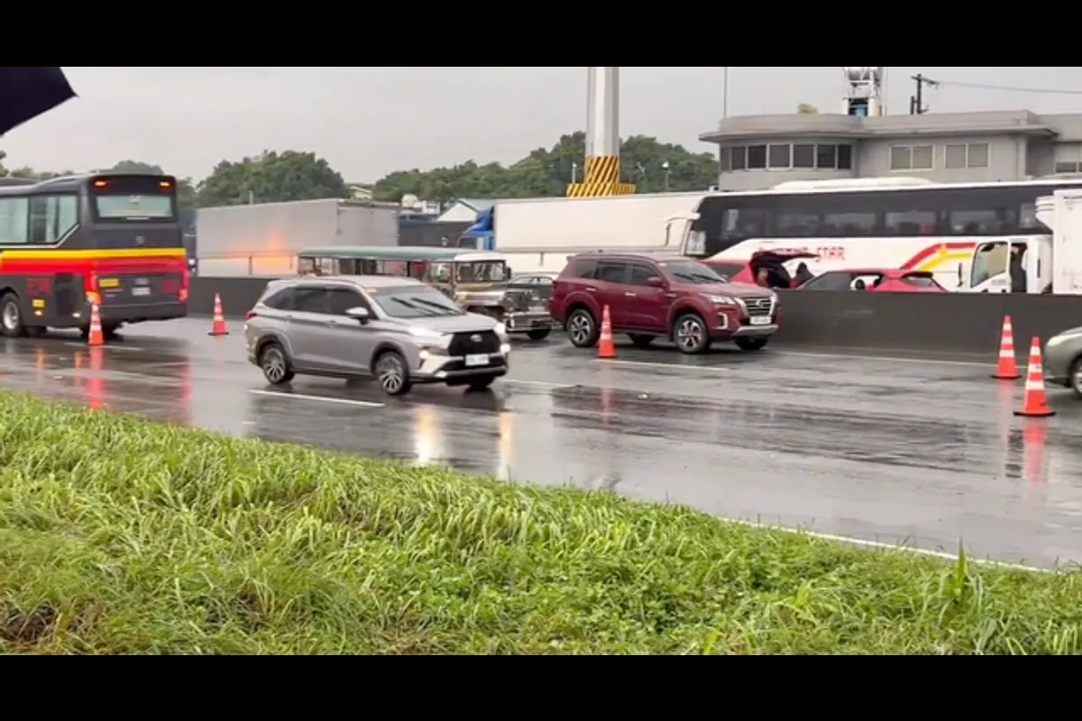 36 vehicles stalled in NLEX floods | ABS-CBN News