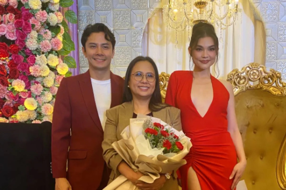 Director Catherine Camarillo shares why Rhian Ramos and JC Santos impressed her in 'Meg & Ryan ...