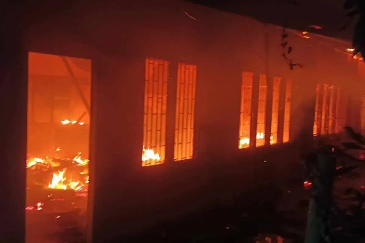 Paaralan sa Batangas City nasunog; 1 sugatan | ABS-CBN News