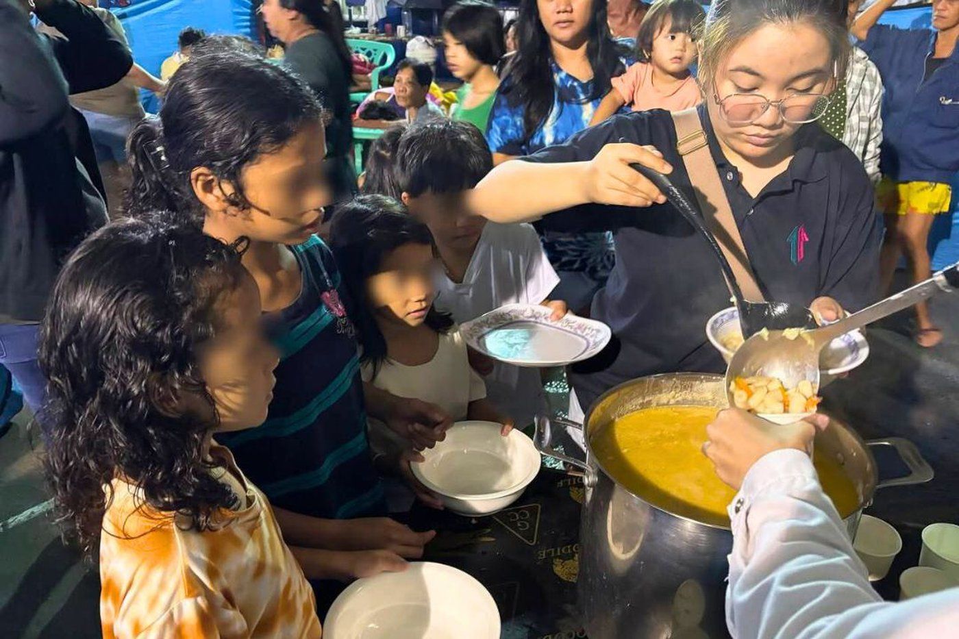 Hot Meals Are Saving Flood Victims—But These Kitchens Are Running Out Food Fast | ABS-CBN Metro ...